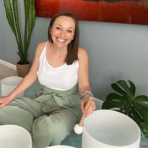 4 Minute Meditation For Relaxation And Softening | Kelly Purcell