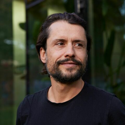 Stay Yourself: Embracing Freedom In Love | Felix Schaefer